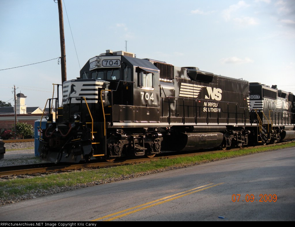 NS 704